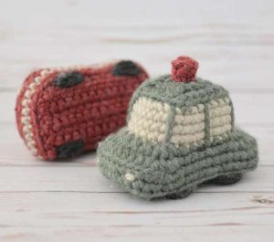 Free Crochet Pattern – Vintage Emergency Vehicles – Crochet