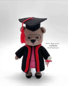Graduation Teddy Bear – Crochet Pattern – Crochet